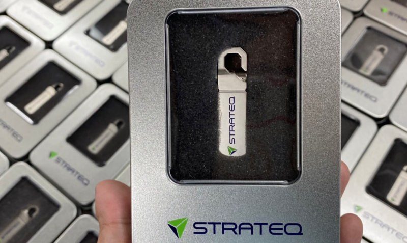 ผลงาน ผลิตแฟลชไดร์ฟ สกรีนโลโก้ STRATEQ | แฟลชไดรฟ์ พรีเมียม USB Flash Drive